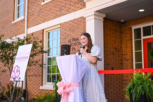 Rho Delta (Samford U) Dedicates New Home - Alpha Omicron Pi